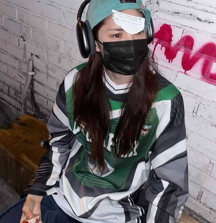 "제니부터 한소희까지.."요즘 대세 '블록코어룩' 추천 스타일링 BEST4